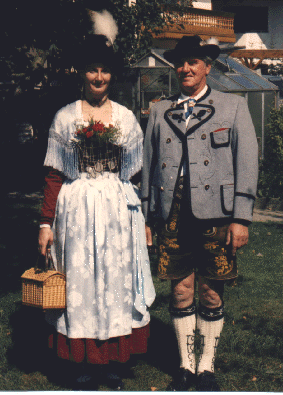 Trachtenverein Alpenrösl München-Allach Werdenfelser Gebirgstracht